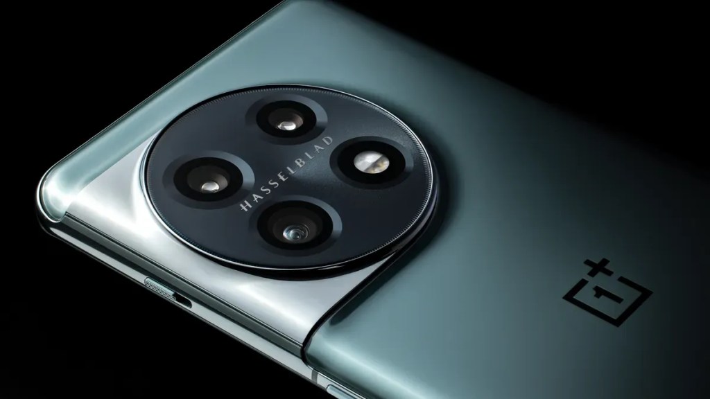 OnePlus 13 Alleged Render Suggests Revamped Rear Design With Rounded Corners | Udaipur Kiran