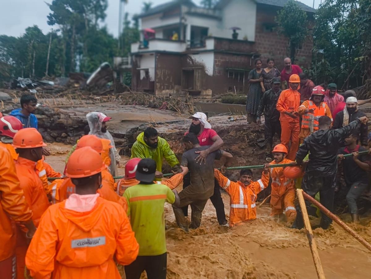Heavy Rains Cause Landslide in Wayanad, Kerala: Over 100 People Trapped ...