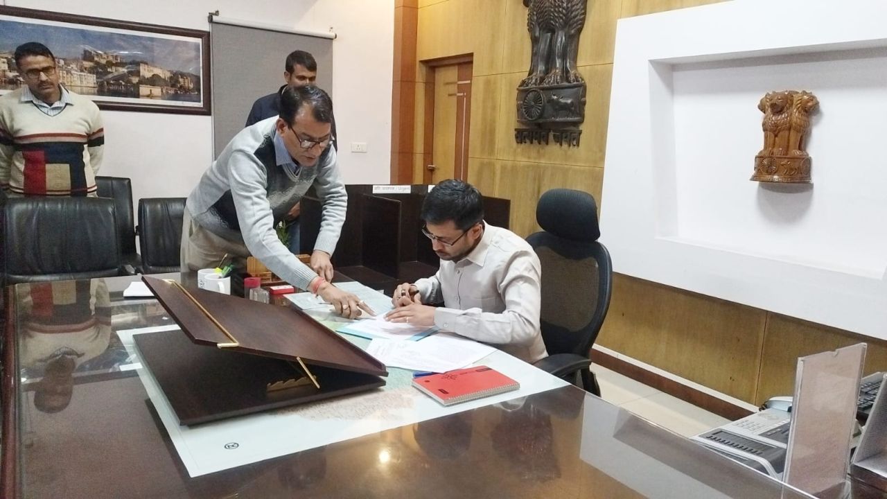 Newly Appointed Udaipur Collector Namit Mehta Takes Charge, Vows to ...