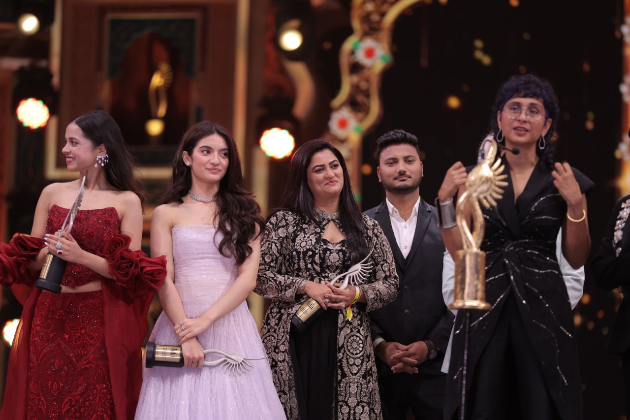 IIFA Awards 2025 Winners: Laapataa Ladies Triumphs, Kartik Aaryan Wins ...