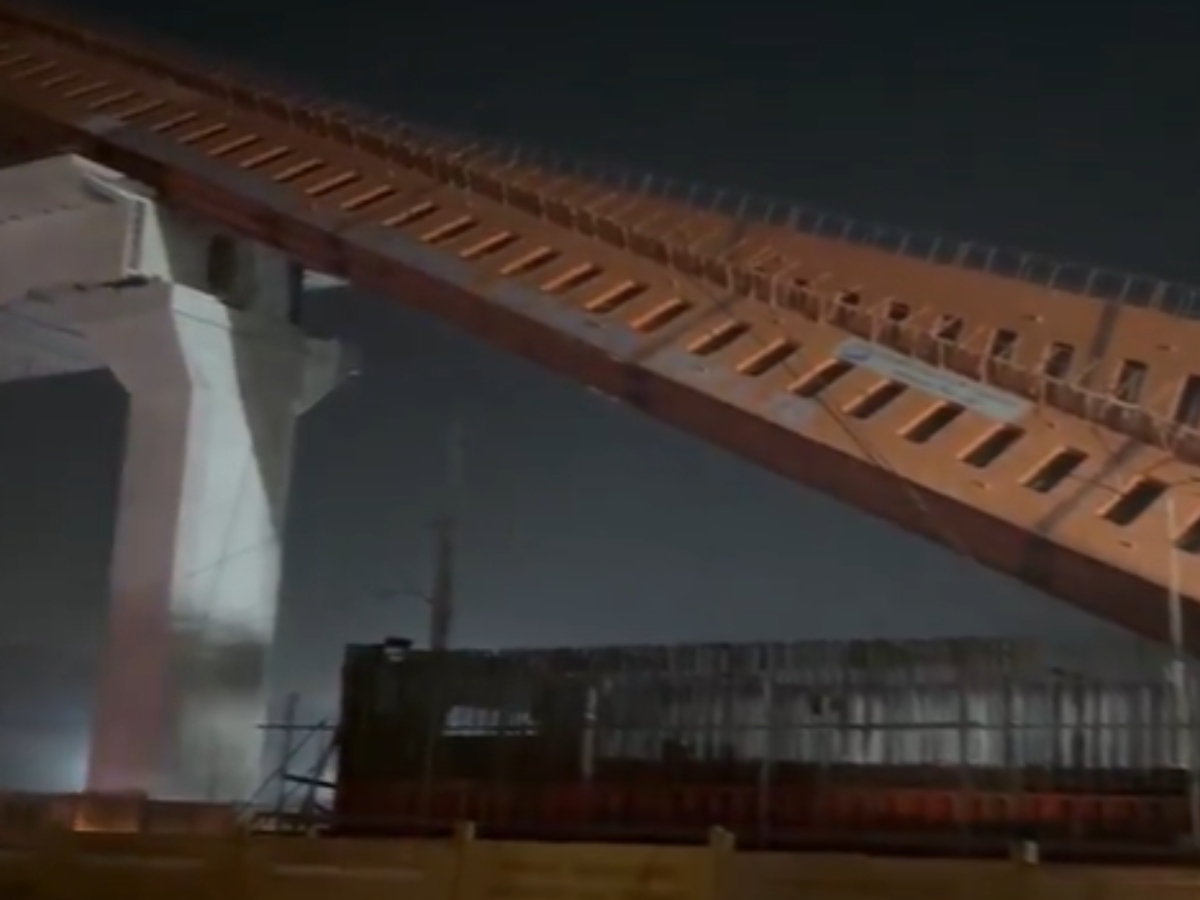 Major Accident During Bullet Train Track Work: Heavy Gantry Falls, Over ...