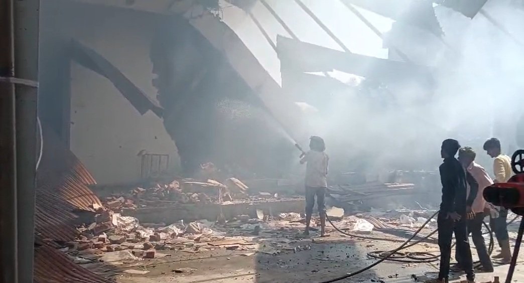 Massive Explosion at Firecracker Factory in Gujarat’s Disa: Five ...