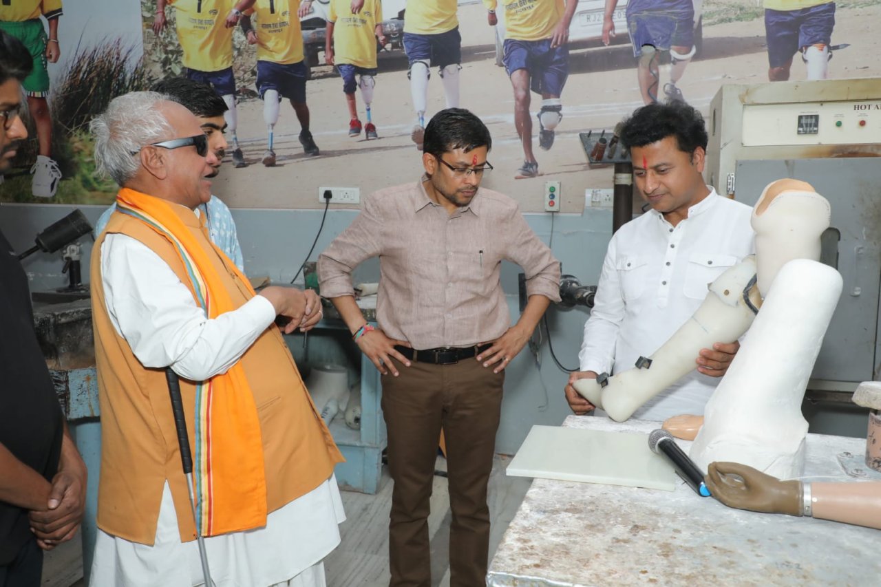 IG Rajesh Meena and Collector Namit Mehta Inaugurate Free Prosthetics ...
