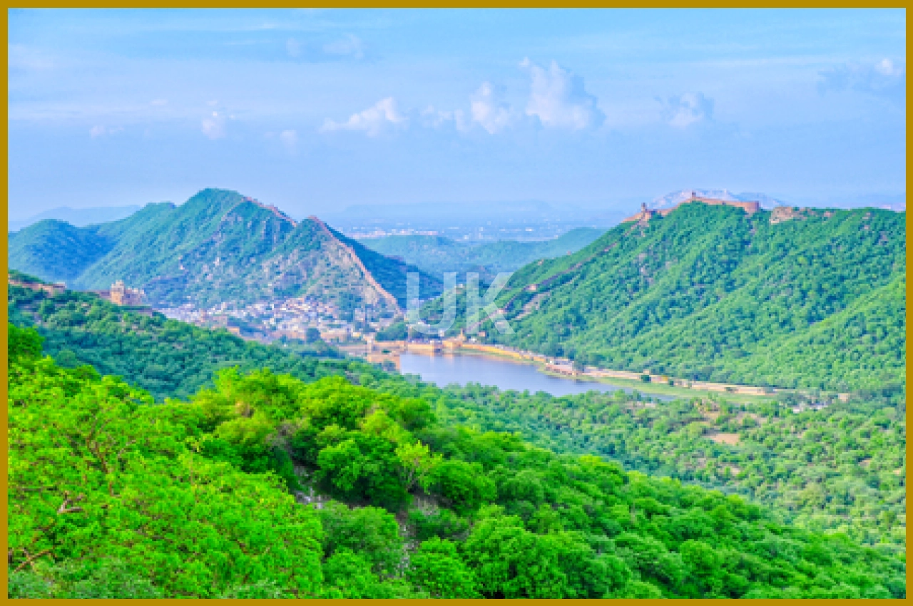 Supreme Court Takes Suo Moto Cognizance on Aravalli Hills Protection